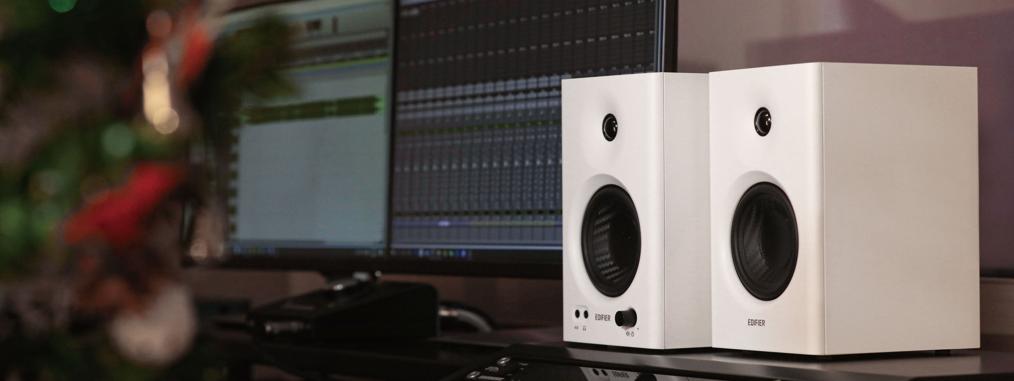 MR4 Powered Studio Monitor Speakers – Edifier Australia